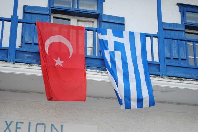 ΙΕΡΟΣ ΛΟΧΟΣ: ΑΙΣΧΟΣ...ΣΗΚΩΣΑΝ ΤΟΥΡΚΙΚΗ ΣΗΜΑΙΑ ΣΤΟ ΔΗΜΑΡΧΕΙΟ ΣΚΟΠΕΛΟΥ