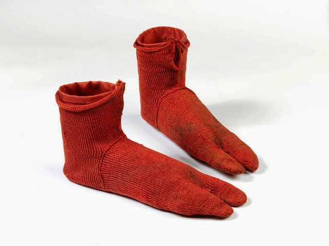 Nalbinding Project: Archaeological finds!