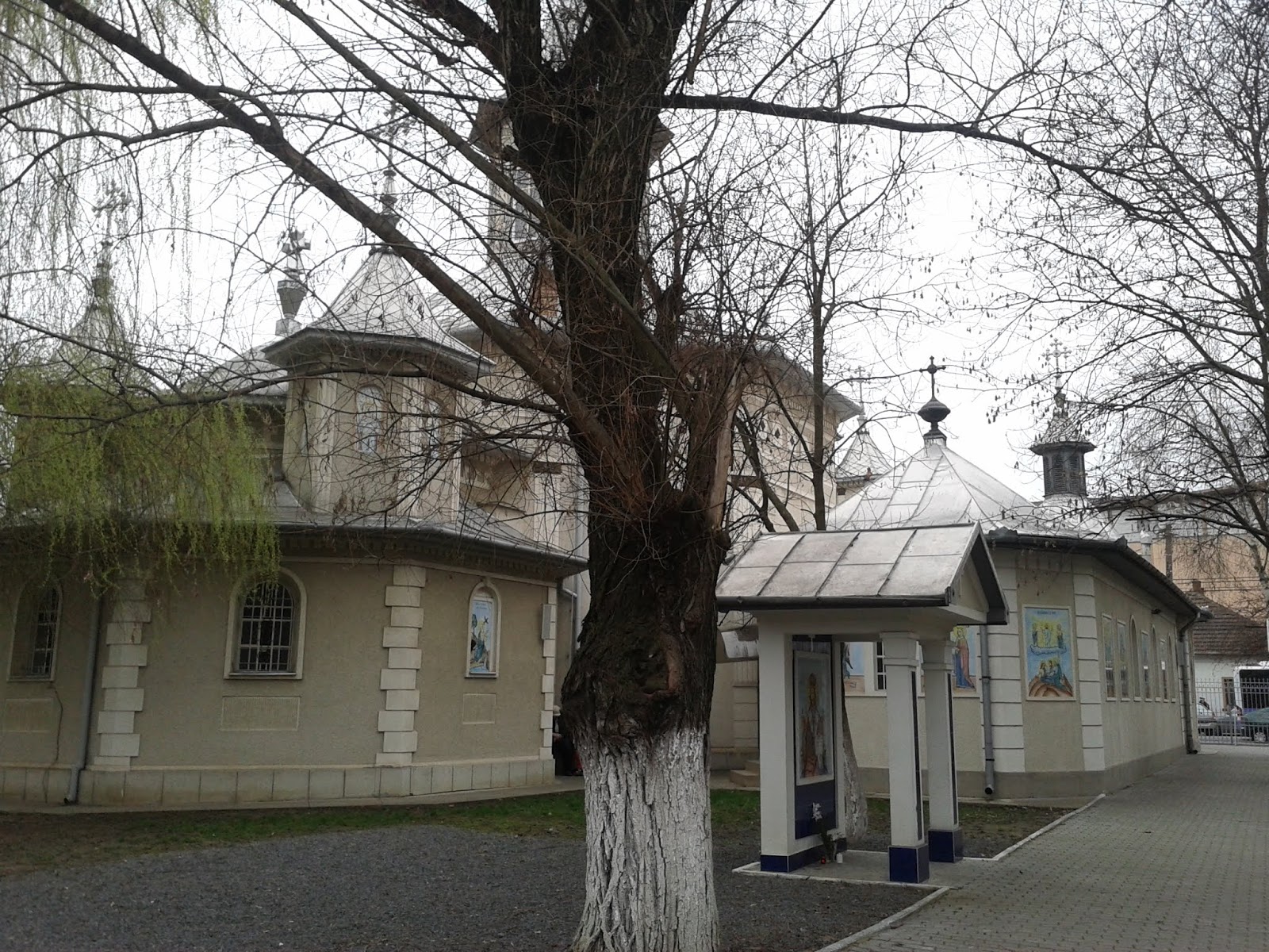 Biserica Sfintilor Petru si Pavel - Mihail si Gavril: Rugaciune pentru ...