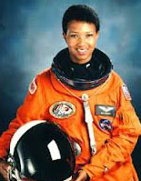 MUJERES QUE HACEN LA HISTORIA - BREVES BIOGRAFIAS: Siglo XX - Mae Jemison