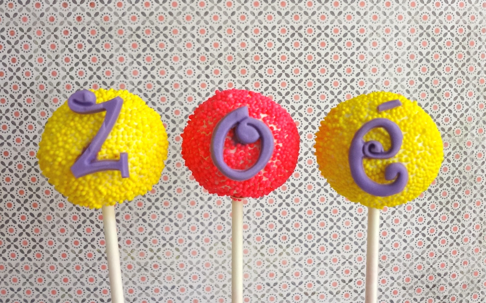 The Baking Dreamer: My niece Zoé's birthday Cake pops