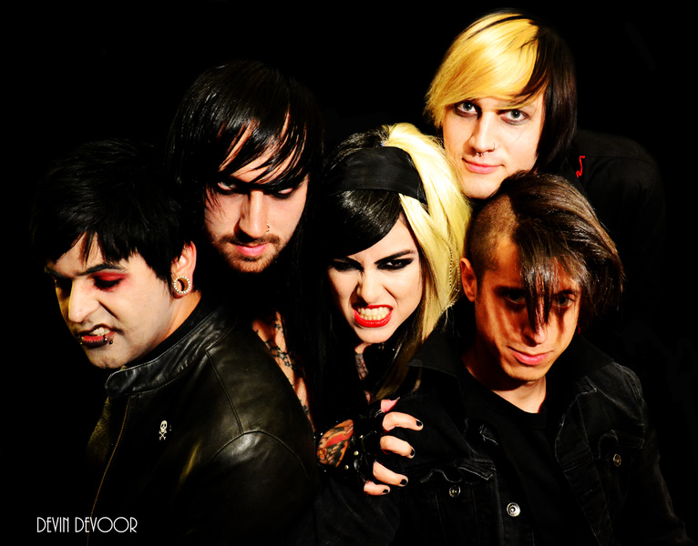 The Amped Alternative: New Music Monday: Stitched Up Heart