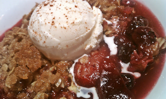 The Gastronomic Mommy: Stone Fruit Summer Crisp The Gastronomic Mommy: Stone Fruit Summer Crisp