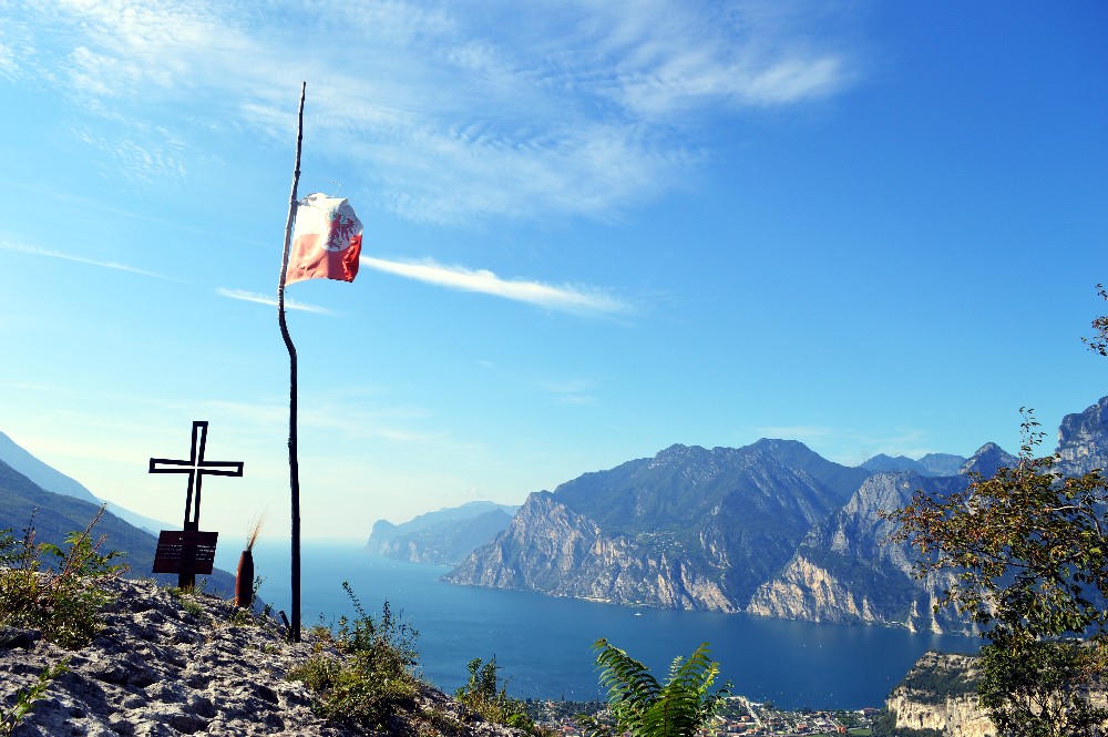 Lago di Garda: 23 escursioni trekking da fare su sentieri panoramici ...