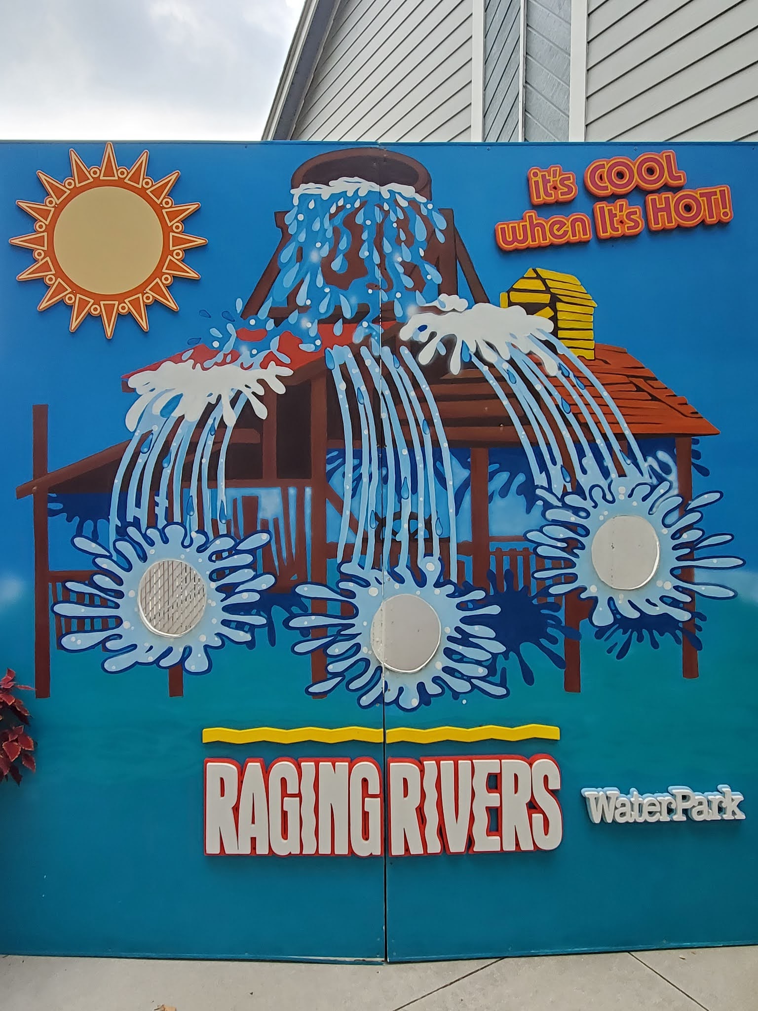 Play St. Louis: Raging Rivers Waterpark, Grafton