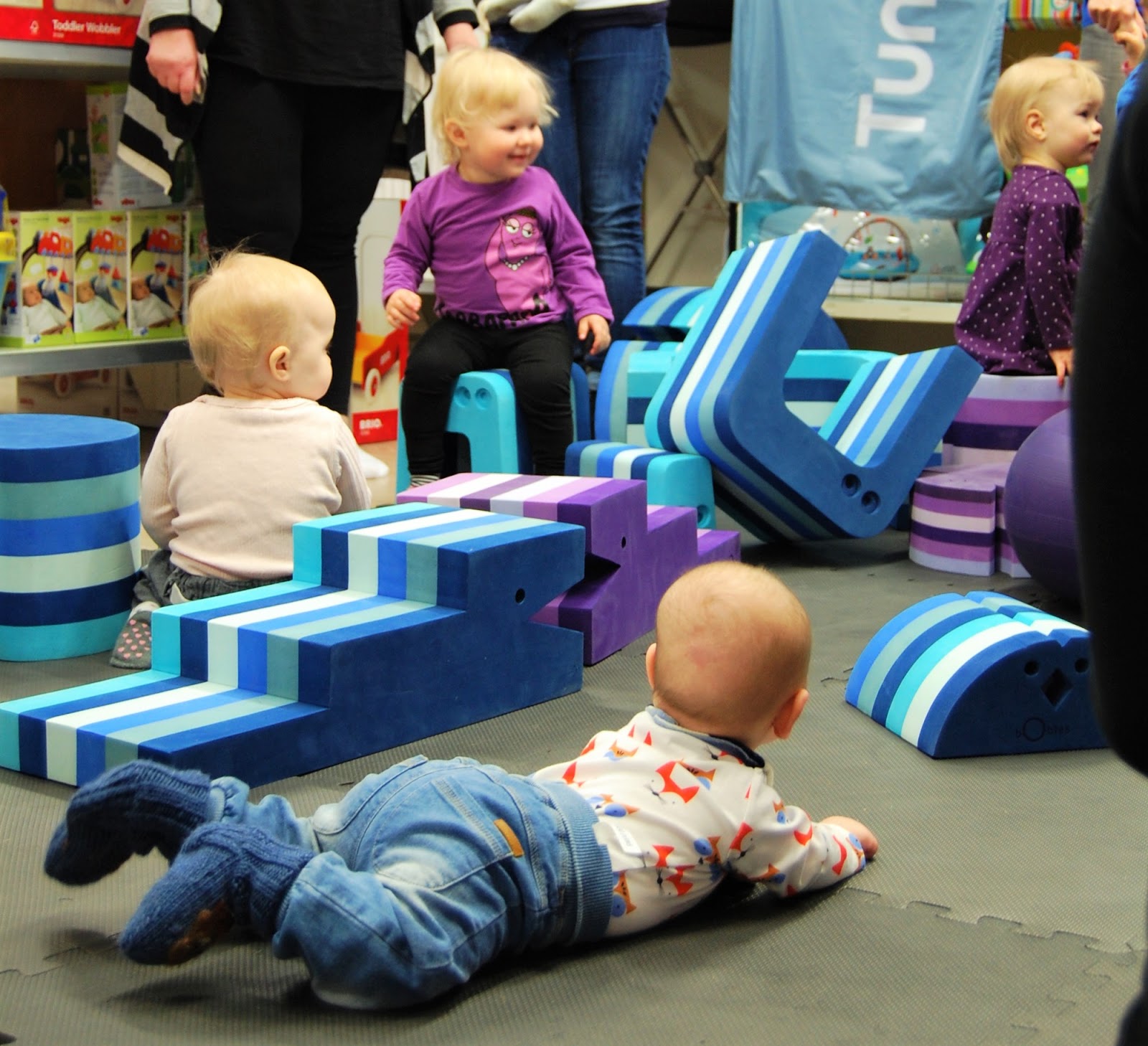 Projekti Baby: Tumbling Time Leikitystilaisuus