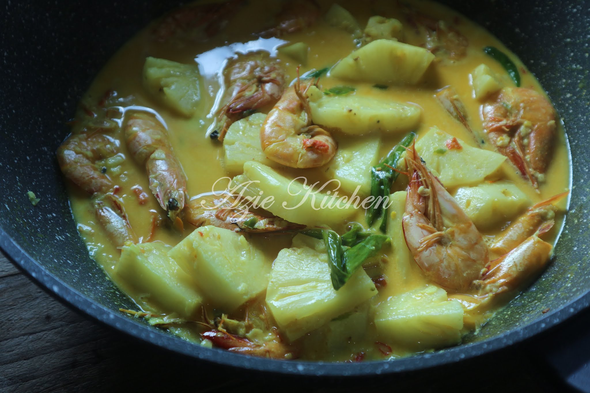 Masak Lemak Udang Dengan Nenas - Azie Kitchen