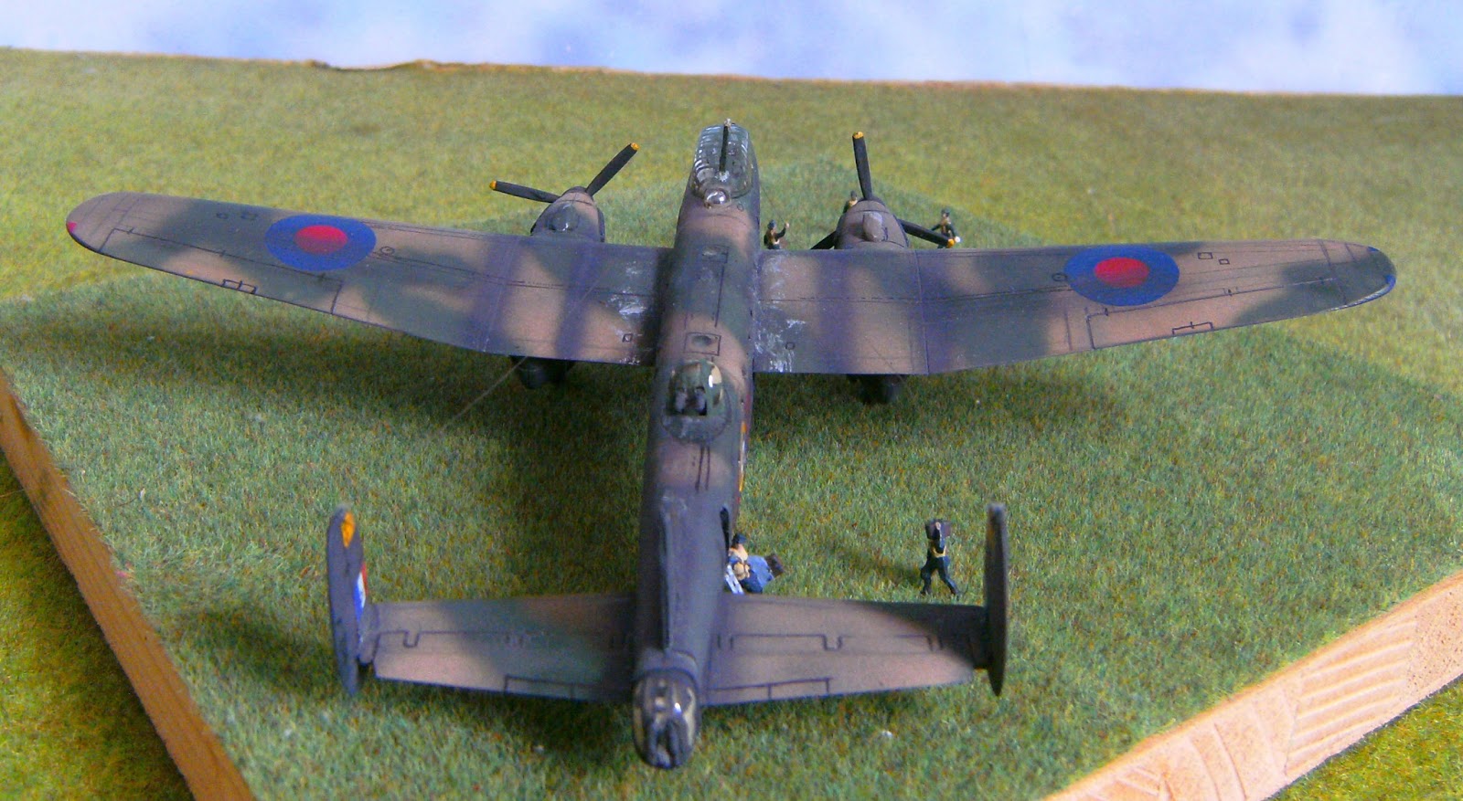 Happyscale-Modellbau: Avro 679 Manchester - Academy scratch conversion ...