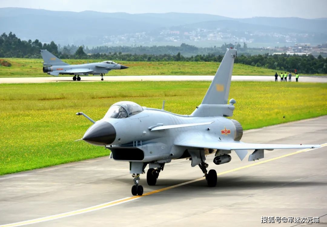 Military and Commercial Technology: The J-10 fought against a Western ...