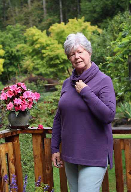 Seamly Behaviour: Terra Tunic - with a cowl neck hack