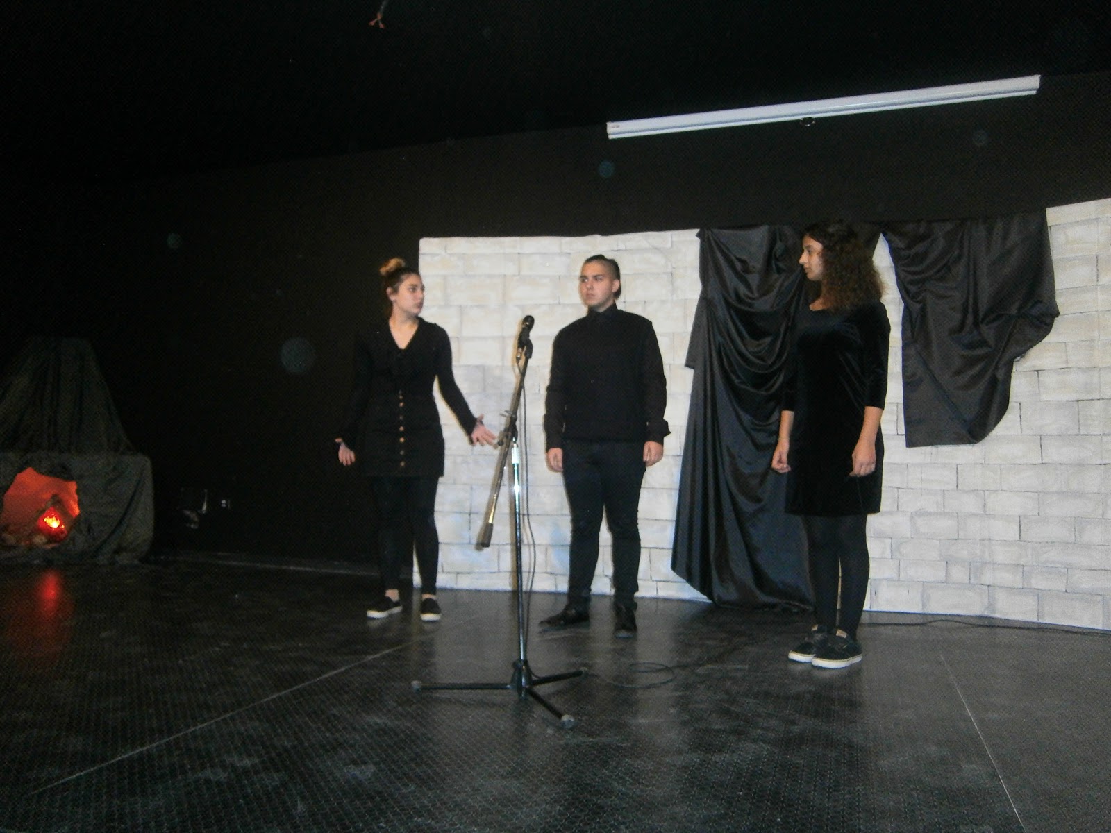 KAROUSOS ART CRITICS: ΕΝΤΥΠΩΣΙΑΣΕ Η ΟΠΕΡΑ ΠΡΟΜΗΘΕΑΣ ΔΕΣΜΩΤΗΣ ΣΤΟ 1ο ...