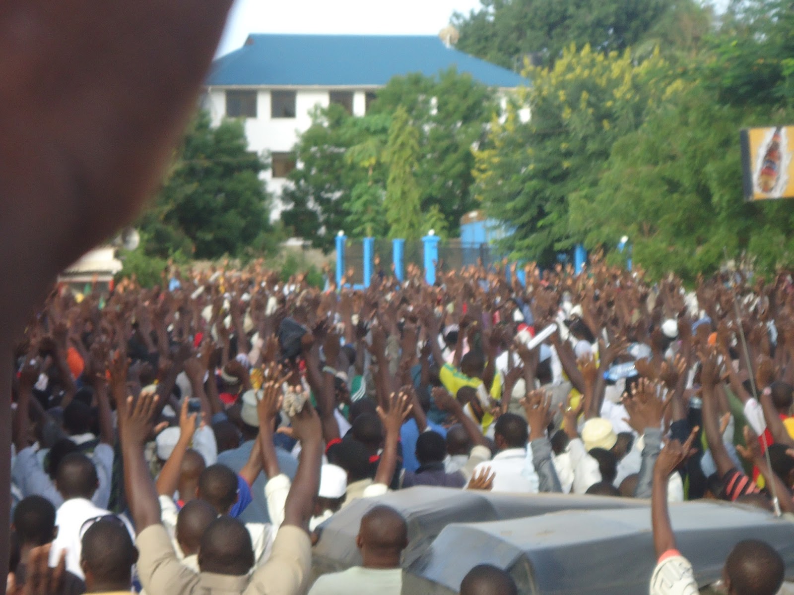 Chokoraa: WADANGANYIKA: "GESI KWANZA, VYAMA BAADAYE". NAHUSIKAJE HUMU ...