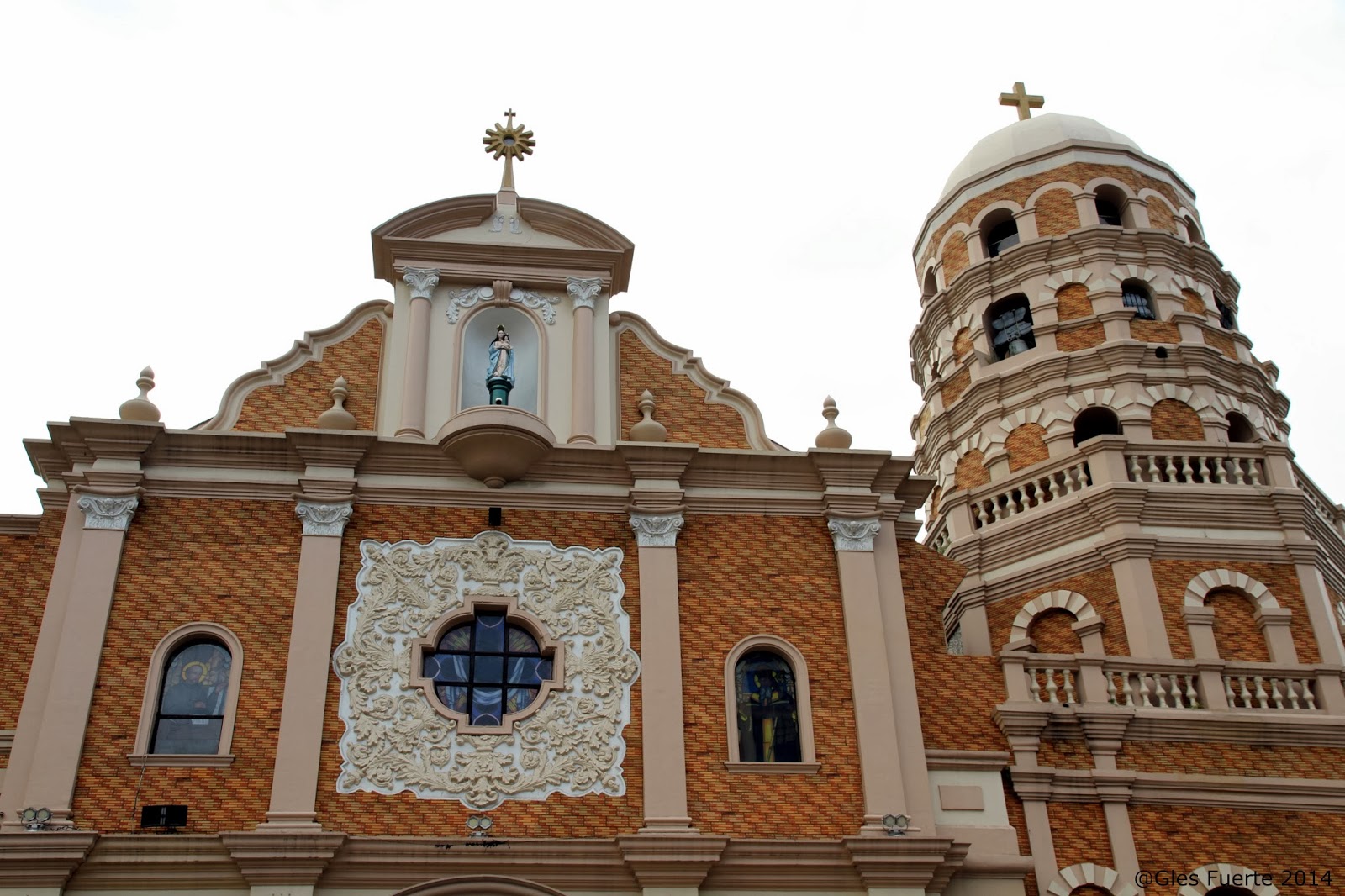 Explore.Dream.Discover: Explore Sta. Cruz Church, Manila