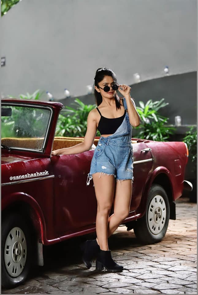 Super hot Siya Patil's sizzling Instagram pictures will make you go WOW - FilmyNaka: Bollywood ...