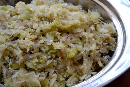 Vaniensamayalarai: Cabbage Poriyal / Muttakos Curry