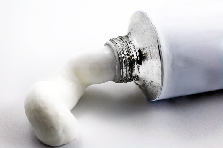 Merhem nedir ne demektir? Anlamı - Laf Sözlük