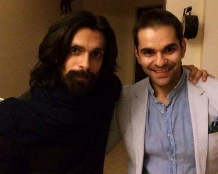 Karan Singh Grover Family Wife Son Daughter Father Mother Marriage ...