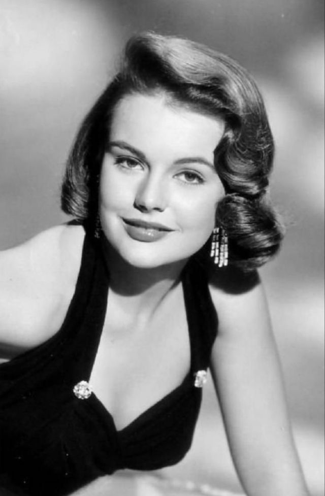 30 Glamorous Photos of Young Myrna Hansen in the 1950s ~ Vintage Everyday