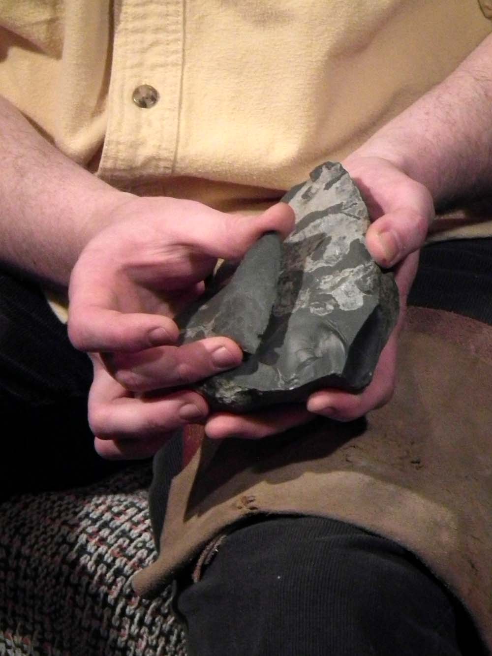 Elfshot: Knapping a Dorset Palaeoeskimo Knife; A Photo Essay