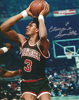 ESPÍRITU CAFETERO: ELMORE SMITH, EL HOMBRE DE LOS DIECISIETE TAPONES