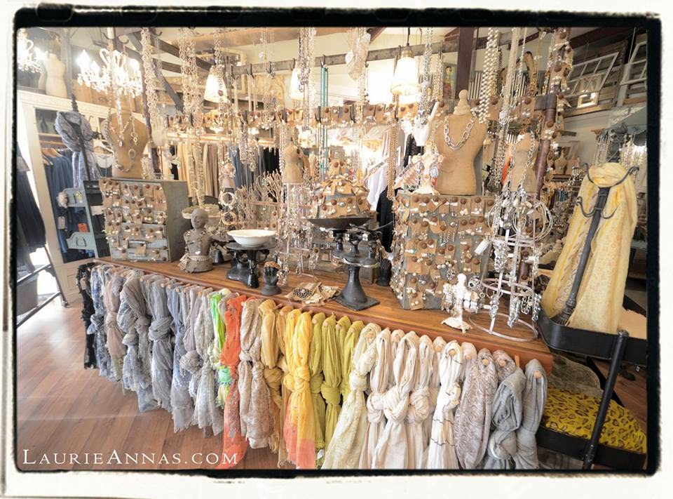 LaurieAnna's Vintage Home: A Parade of Spring Fashion