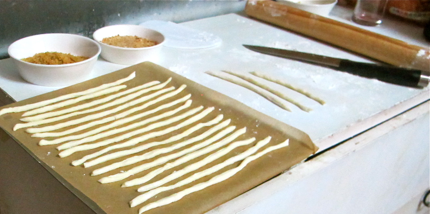 Knifing Forking Spooning: Homemade Pepero/Pocky Sticks