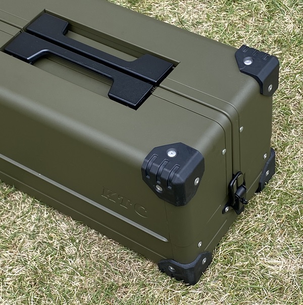 これぞ究極のアウトドアコンテナ！KTC 両開きメタルケース EK-10A-キャンプ沼の畔から