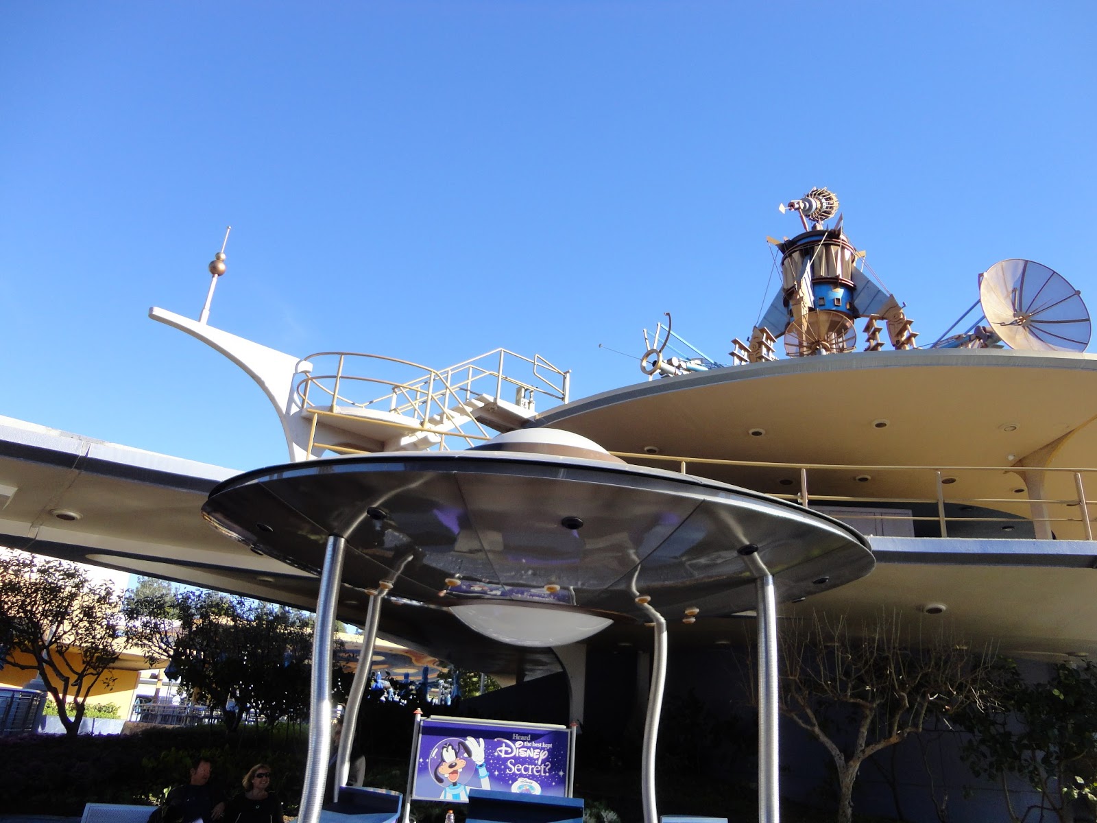 Disneyland: Tomorrowland Rocket Rods