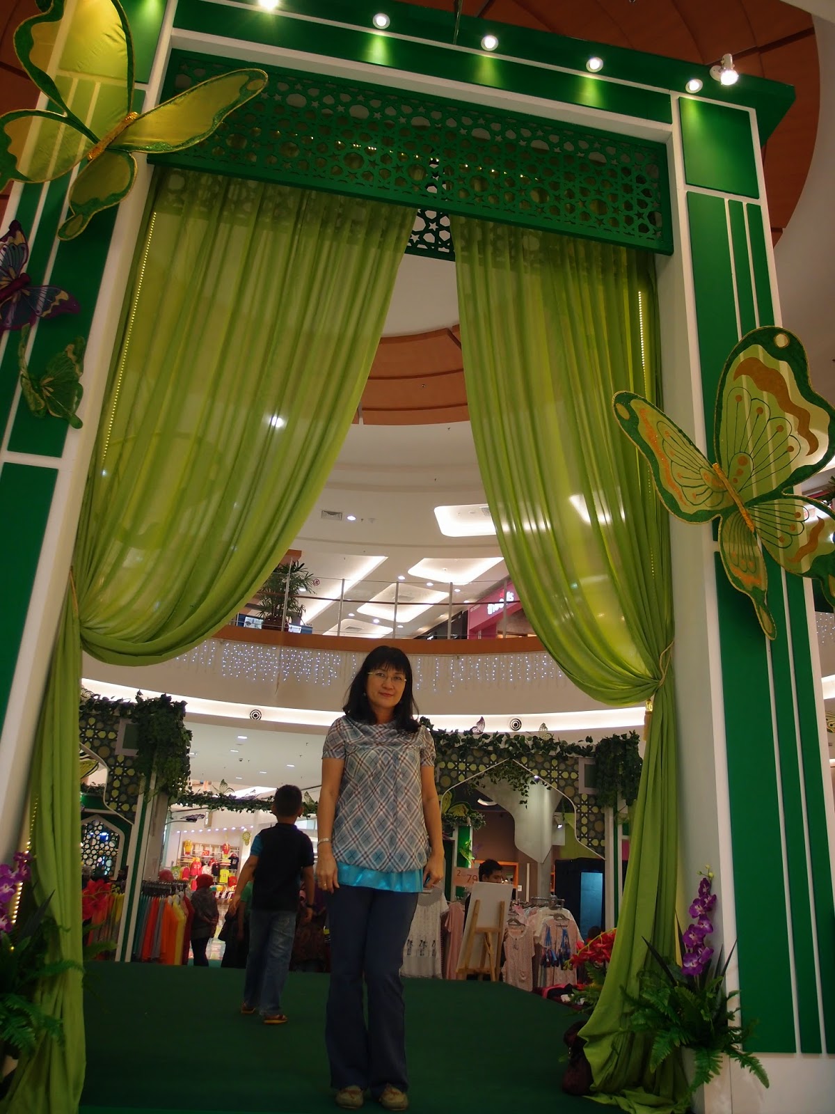 Xing Fu: HARI RAYA DECORATIONS AT AEON MANJUNG