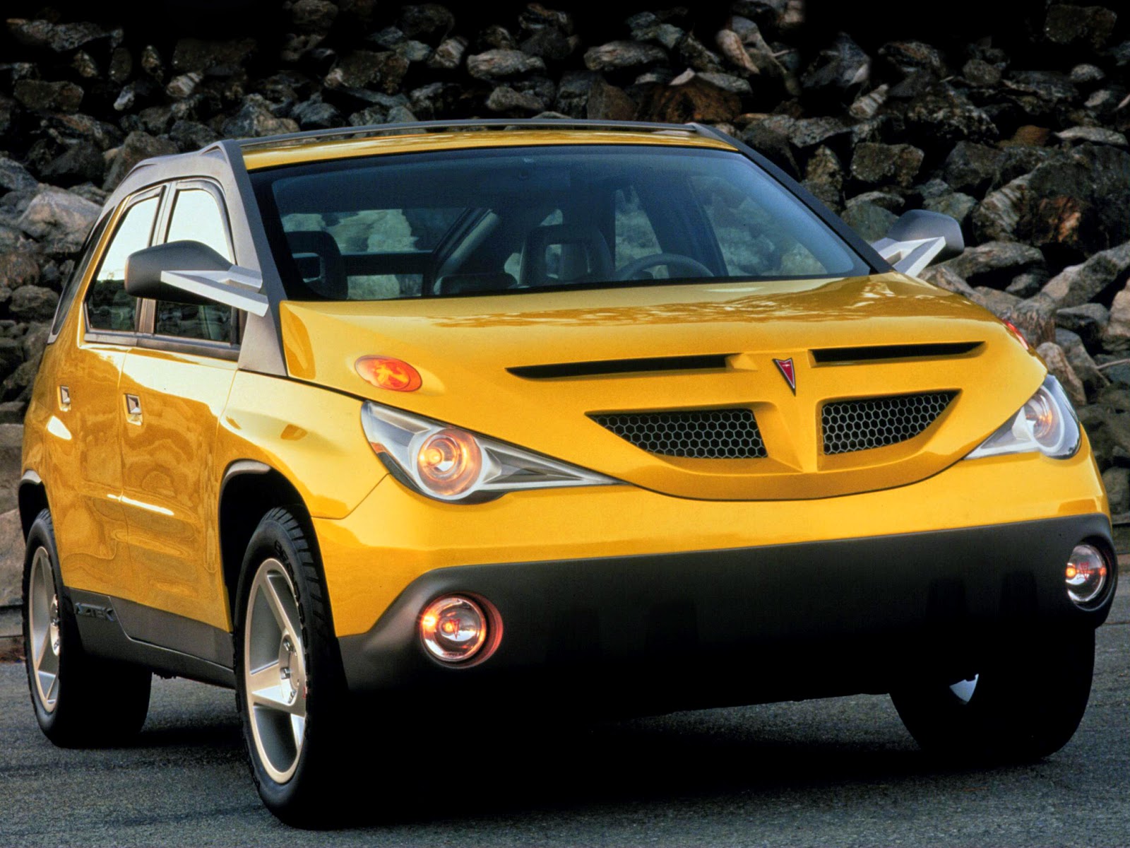 PONTIAC AZTEK. ¿EL COCHE MÁS FEO DEL MUNDO?