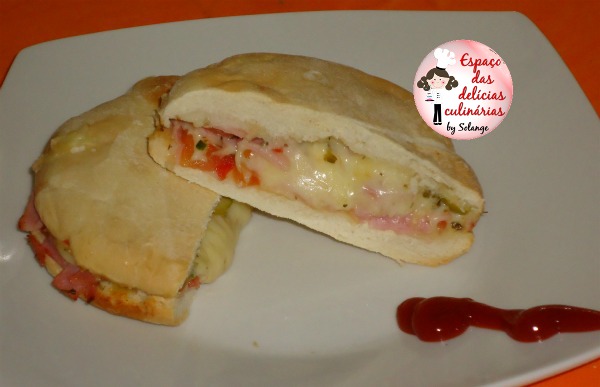 Mini-pizza fechada: lanchinho rápido - Espaço das delícias culinárias