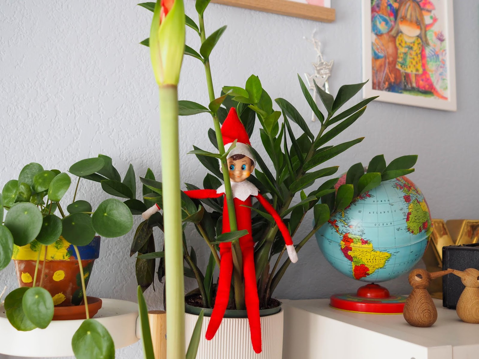 Little Hiccups: Elf on the Shelf: Week 1