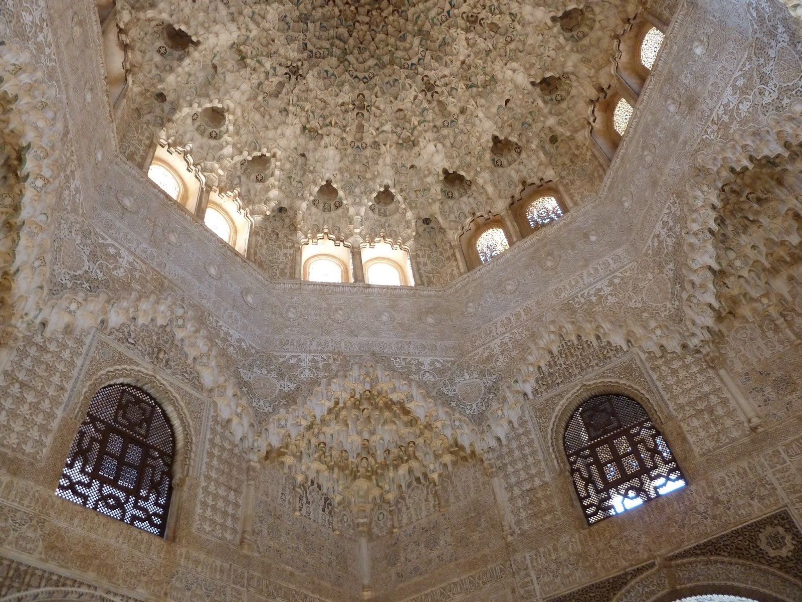 ISLAMIC ARCHITECTURE: Muqarnas
