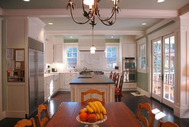 Building the Refrigerator Enclosure - Remodelando la Casa