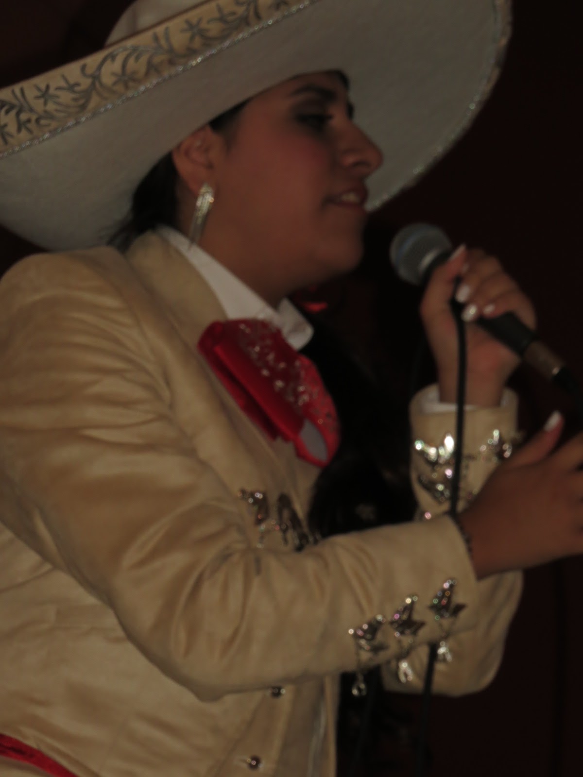 somos el espectador: DE NOCHE Y DIA, MARIA FERNANDA MORALES CON LUZ PROPIA