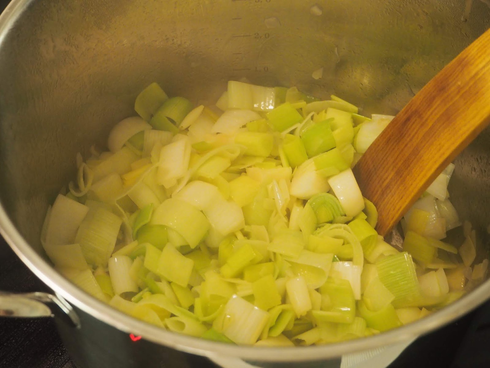 Rouva Kasvis: Purjo-perunasosekeitto, Crème Vichyssoise