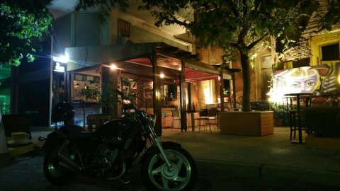 THE WALL CAFE ΚΑΦΕΤΕΡΙΕΣ ΑΓΡΙΝΙΟ | ΔΙΑΣΚΕΔΑΣΗ ΑΓΡΙΝΙΟ | ΚΑΦΕ ΑΓΡΙΝΙΟ ...