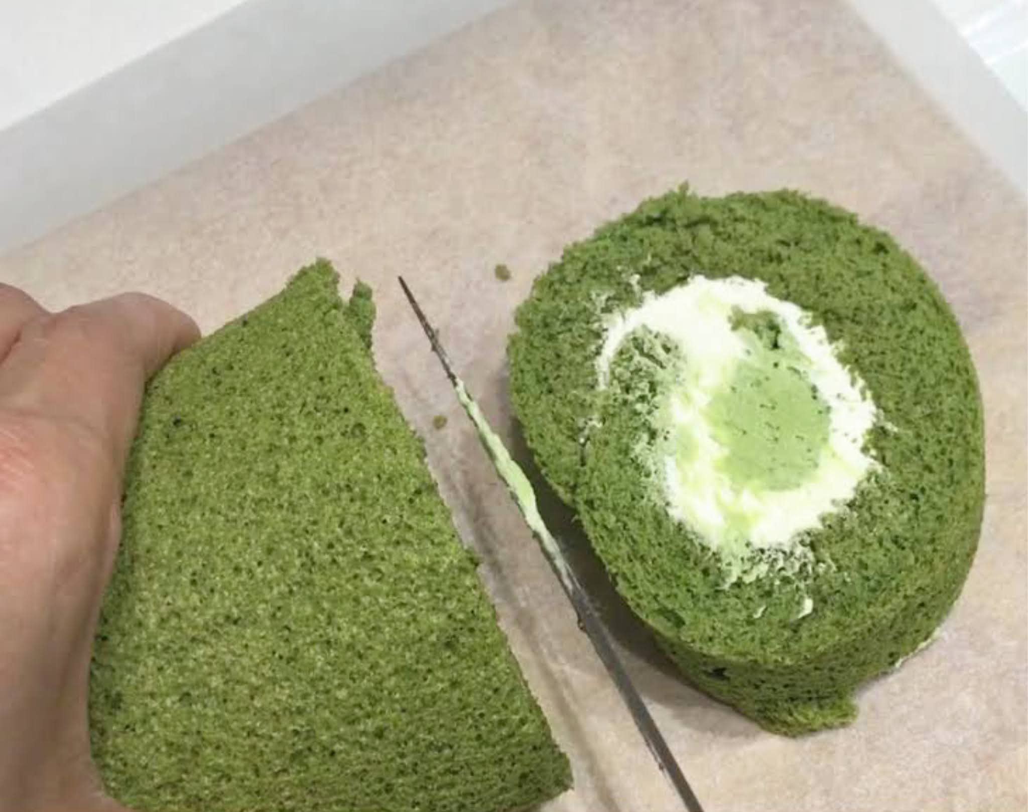 Japanese Matcha Roll Cake (Updated Version)