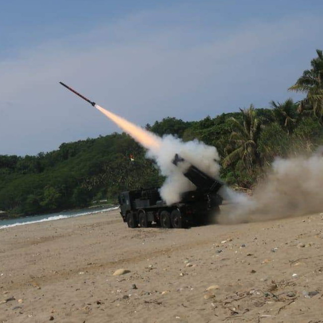 Garuda Militer: Pindad Berhasil Kantongi Seritifikat Tipe Roket Rhan – 122B