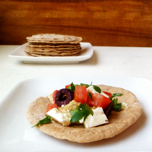 Cookistry: Mini Flatbread with Hummus ... and more