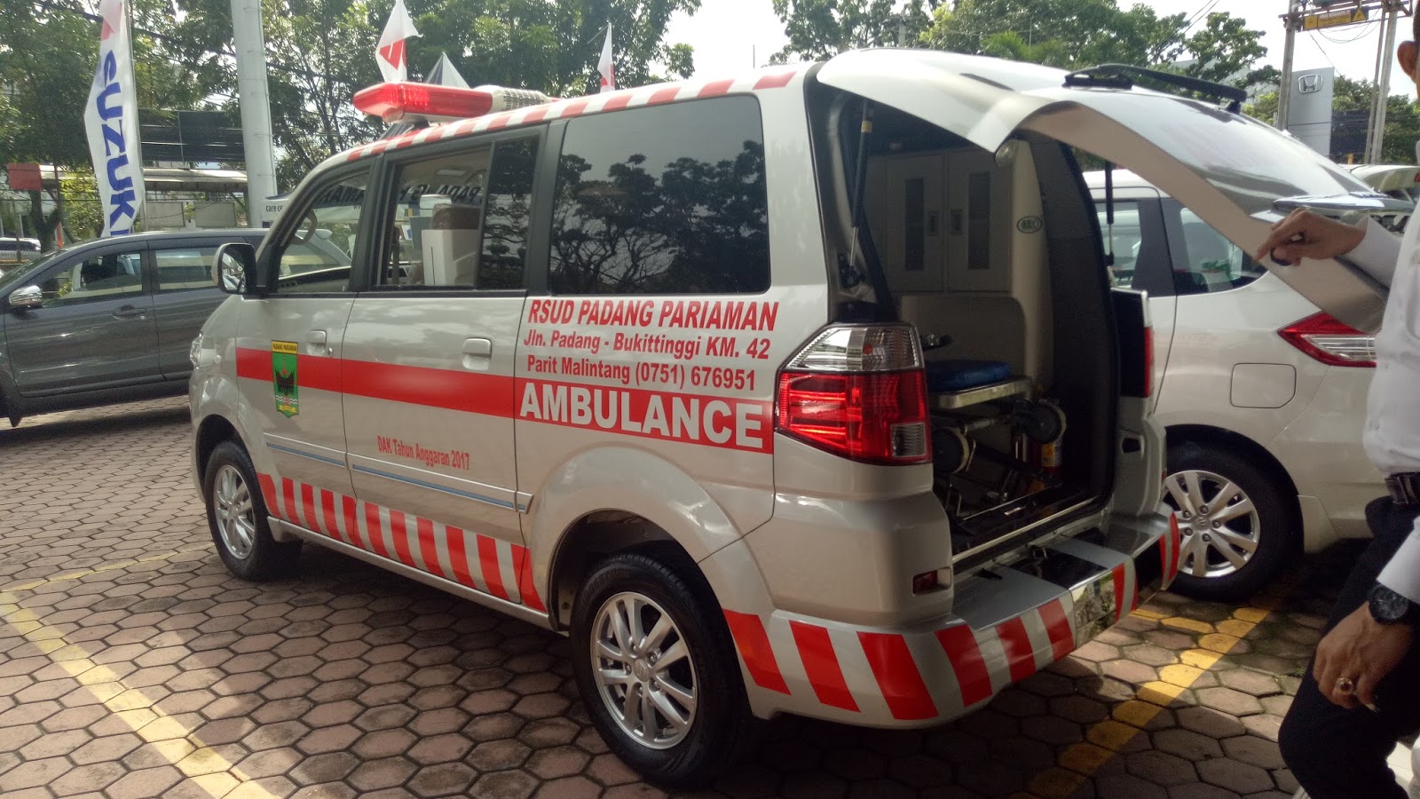 MOBIL SUZUKI PADANG: SUZUKI APV AMBULANCE PADANG