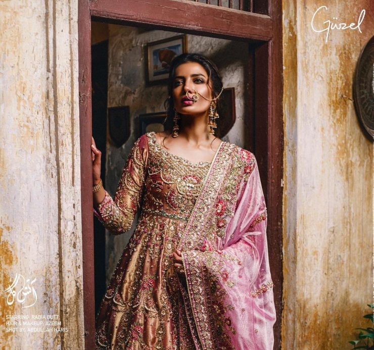 Stylish Rabia Butt Looks Royal In The Traditional Attire