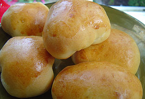 Sri Lankan Tasty Recipes: Malu Paan - (Fish Bun)