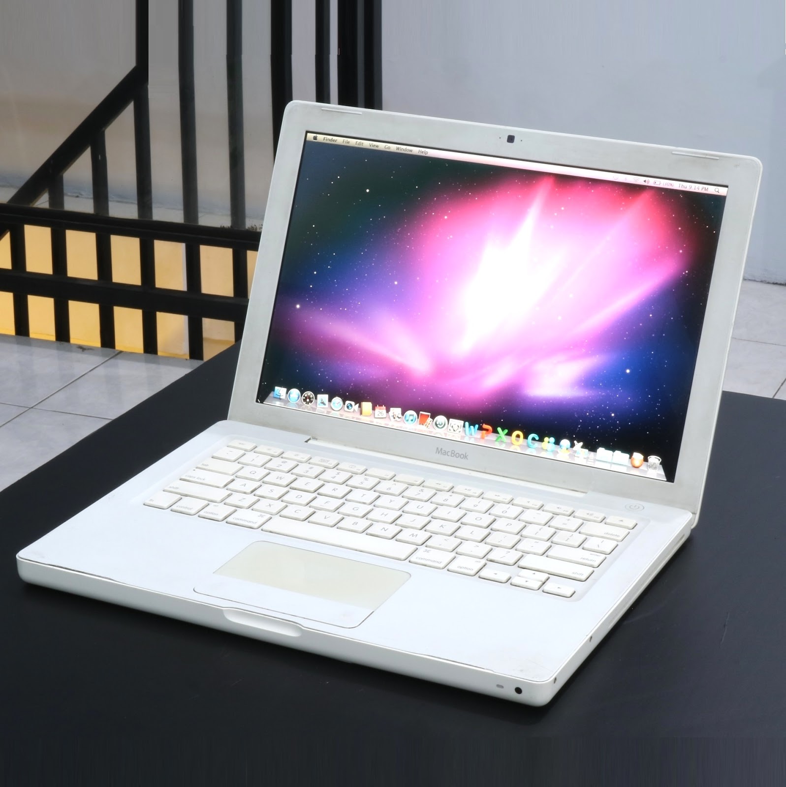 2008 White Macbook