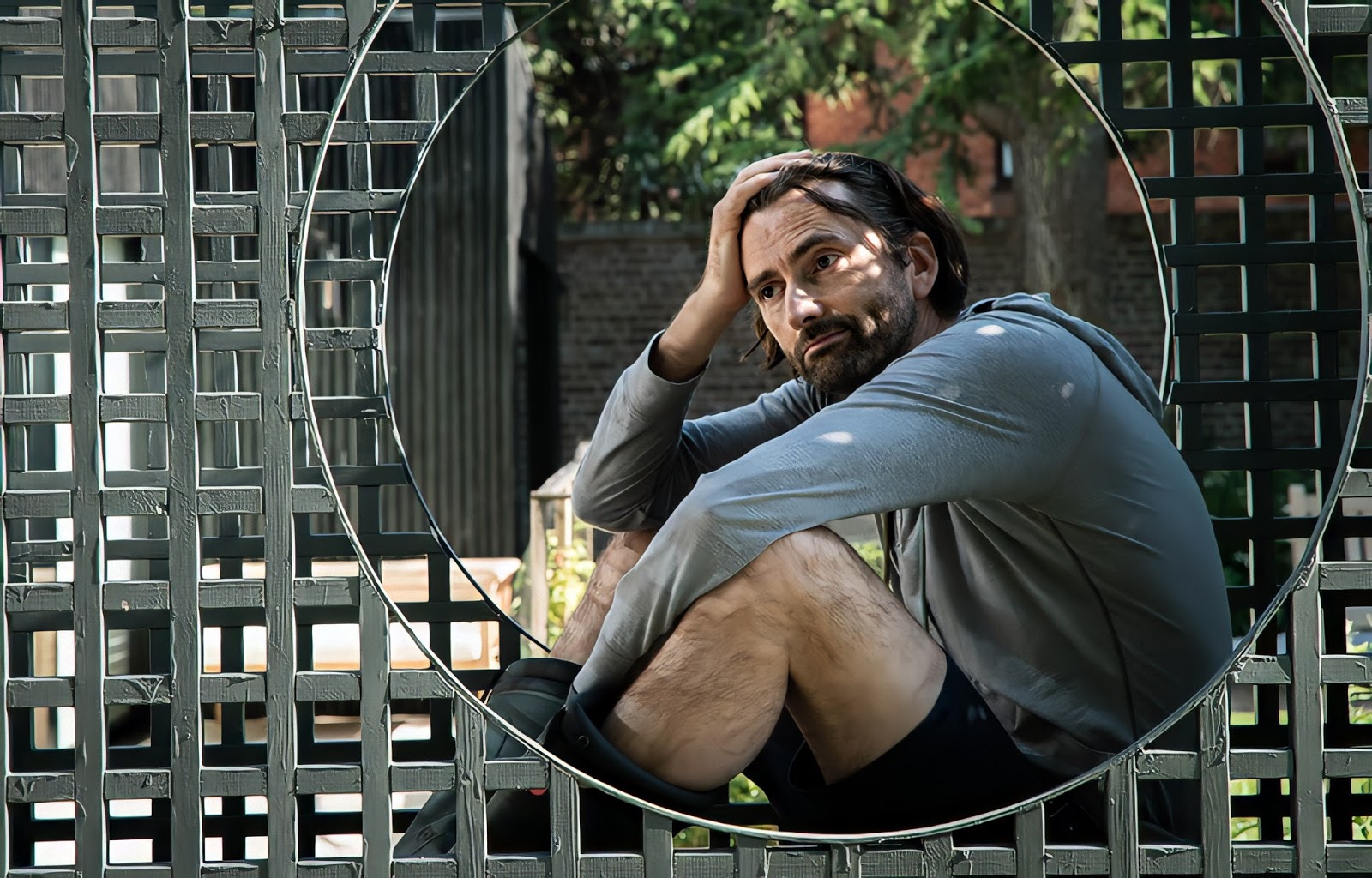 PHOTOS: New Promos Of David And Georgia Tennant In Staged Released