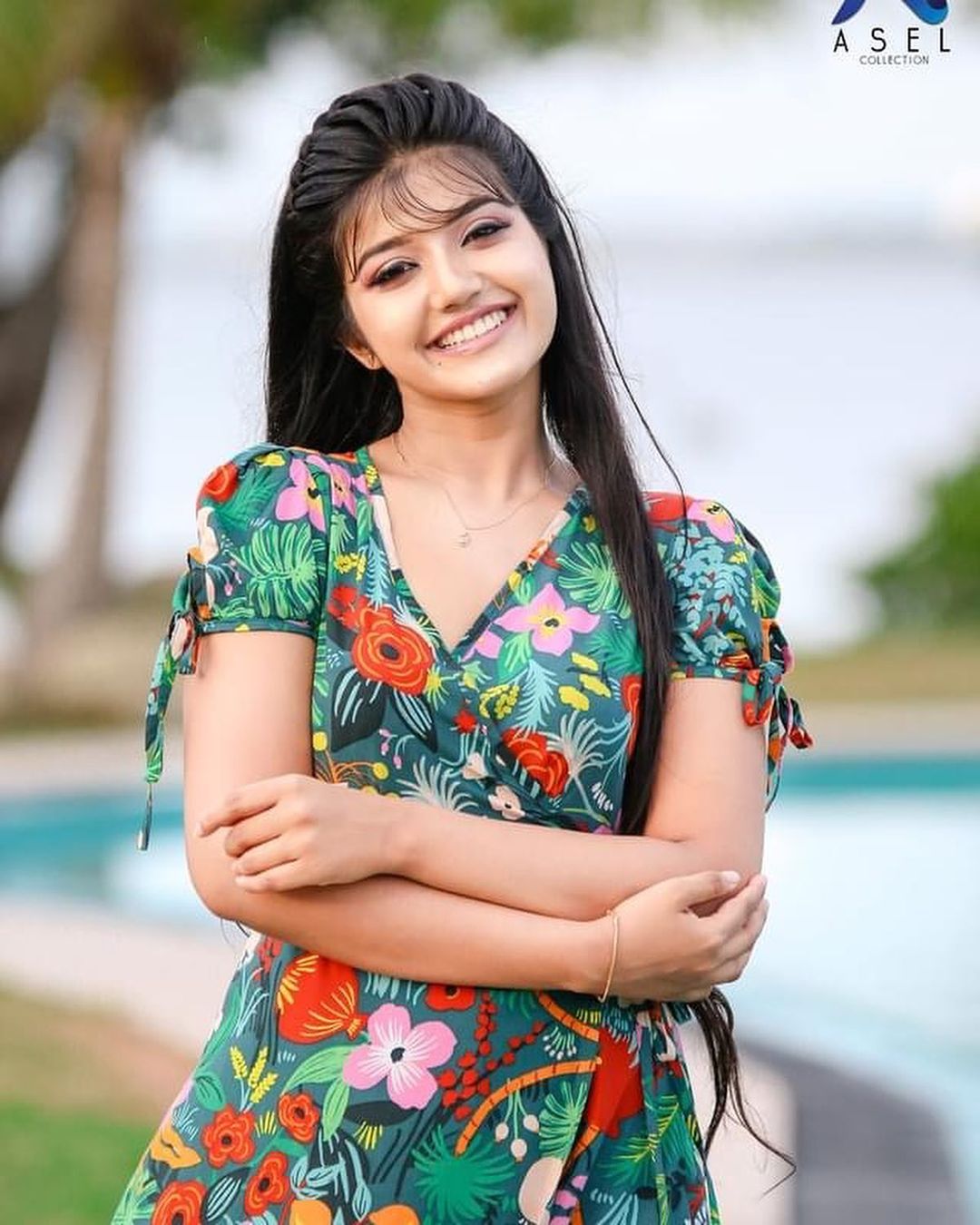 📷 නෙත්මි රොෂෙල්ගේ නවතම හැඩවැඩ