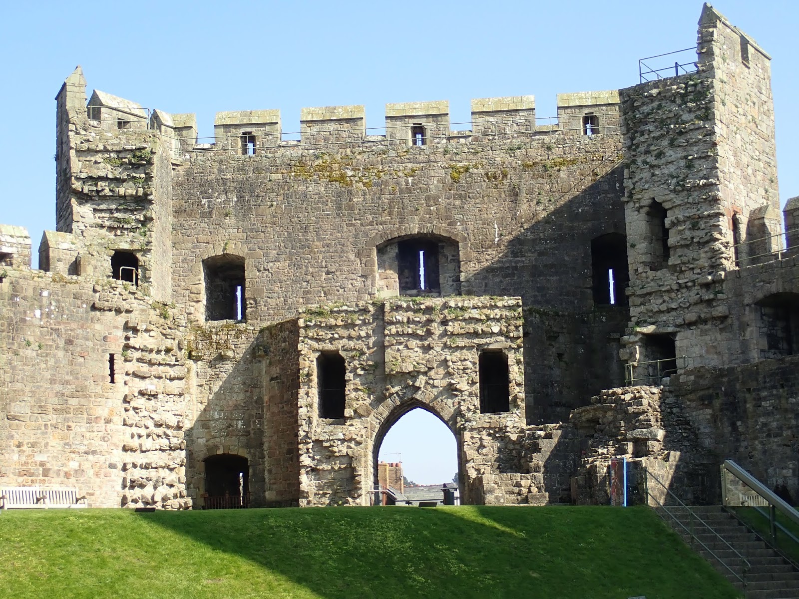 Walled cities, castles, mountains and seashore