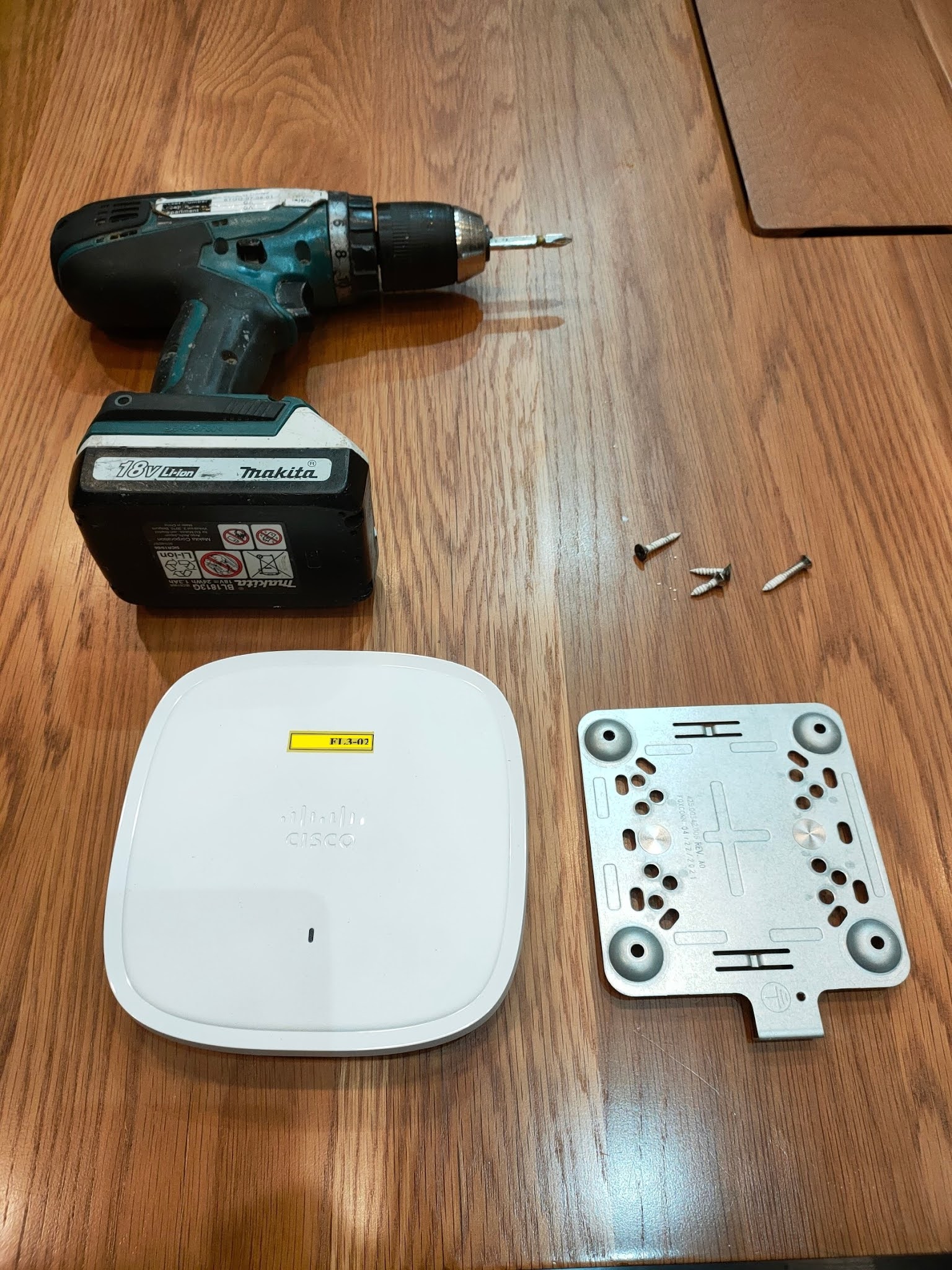 วิธีติดตั้ง Cisco Access Point Mounting Bracket บนฝ้า - IT Bolt