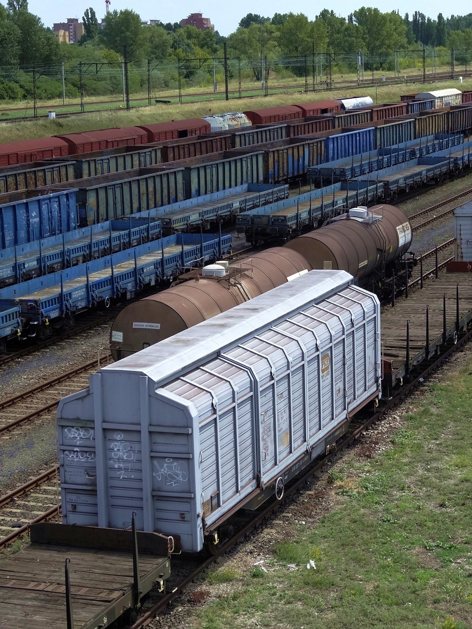 Habbins + Hbikklls + Sggrss na stacji towarowej Warszawa Praga | Torowy