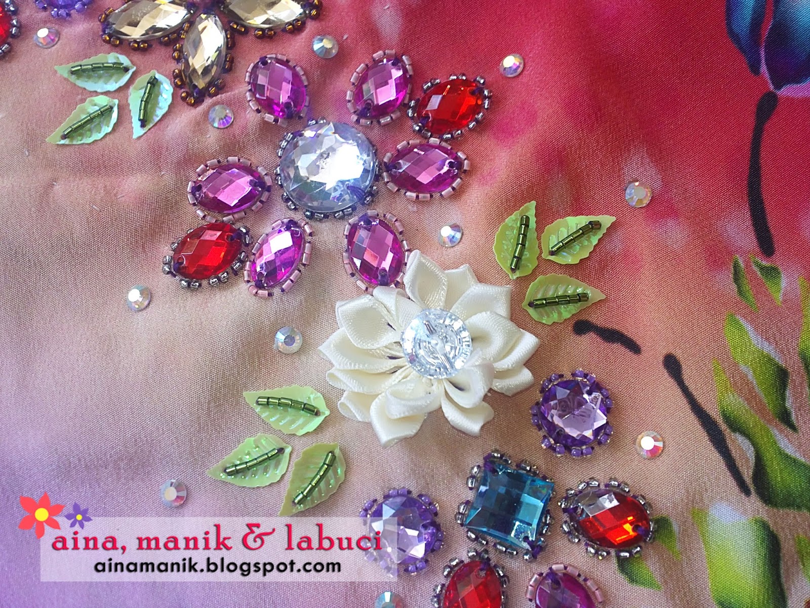 Aina, Manik & Labuci: Manik Meriah (Kristal, Riben dan Stones)